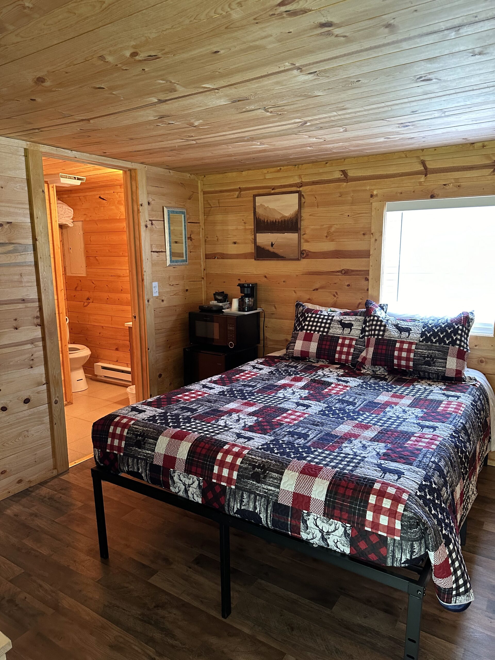 Deluxe Family Room - 3 - 7r Ranch